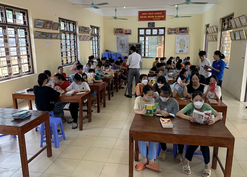Encouraging the reading trend in the community through the model of "Mobile library" - Hanoi ...